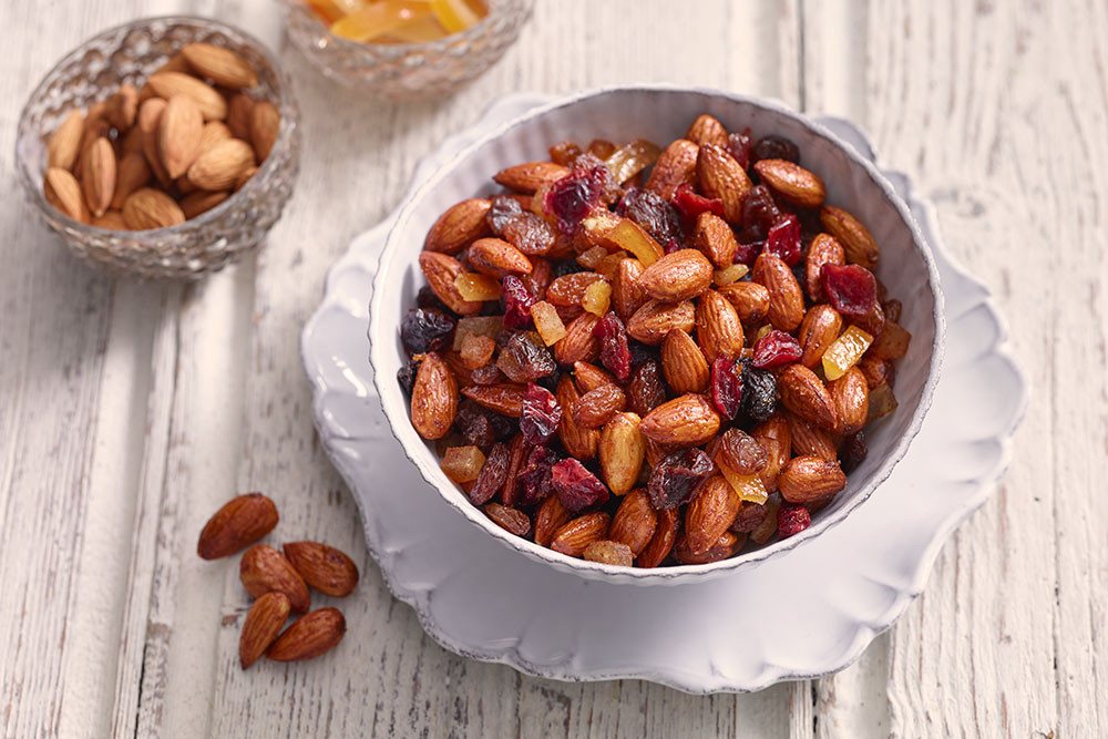 Christmas Almonds Recipe: Spice Up Your Snack Game With These Mince Pie ...