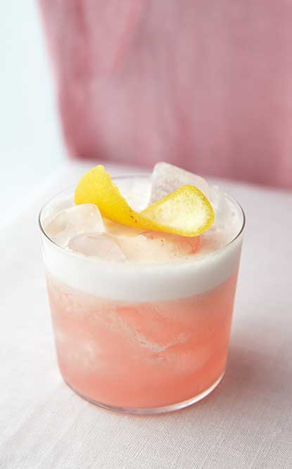 Recipe: Raspberry Shrub Sour Cocktail - BALANCE